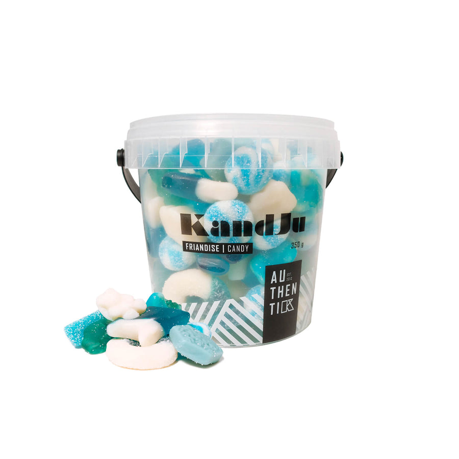 KandJu | Bottles & glasses full of candies